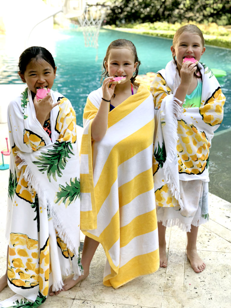 The Perfect Pineapple Pool Party!! | Turtle Creek Lane