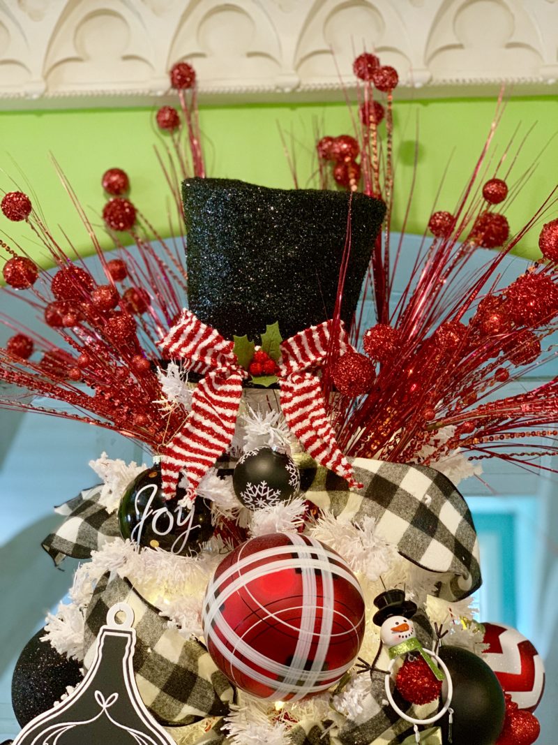 The Perfect Red, White and Black Christmas Tree! | Turtle Creek Lane